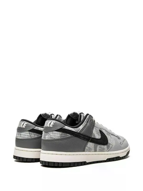 Nike Dunk Low Sneakers