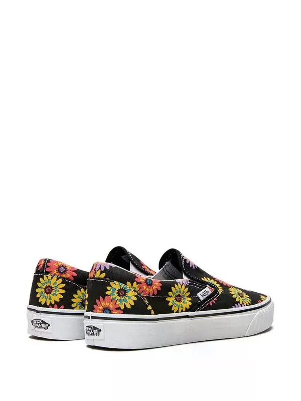 VANS Classic Slip-on Sneakers - Black