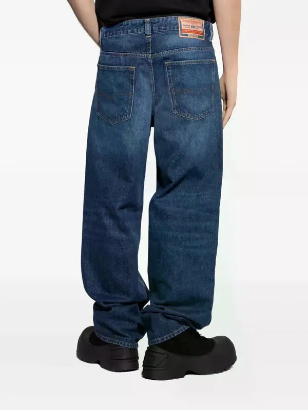 DIESEL® 2001 D-macro Jeans