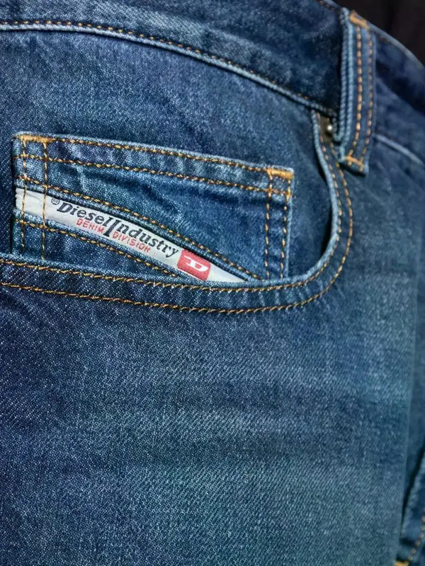 DIESEL® 2001 D-macro Jeans