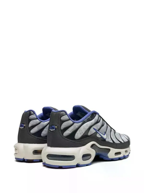 Nike Max Plus Se Social F.c. Sneakers