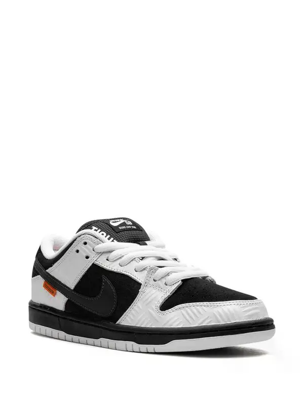 Nike X Tightbooth Sb Dunk Low Sneakers