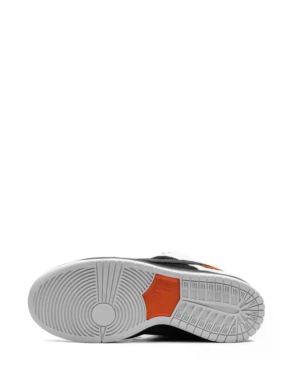 Nike X Tightbooth Sb Dunk Low Sneakers