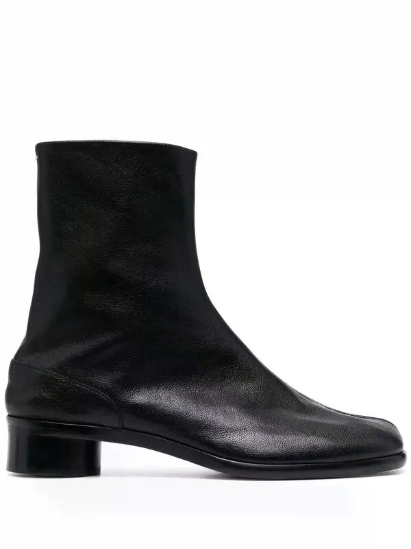 MAISON MARGIELA Tabi Ankle Boots - Black