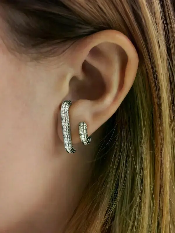 LOEV 14k Gold Pavé-set Diamond Huggie Hoop Earrings