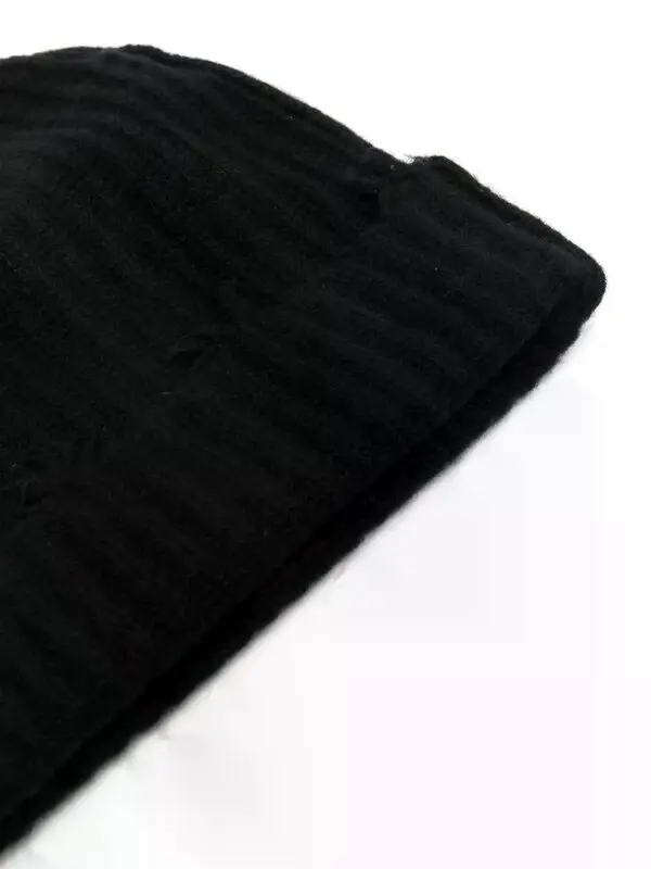 Isabel Benenato Distressed Ribbed-knit Beanie