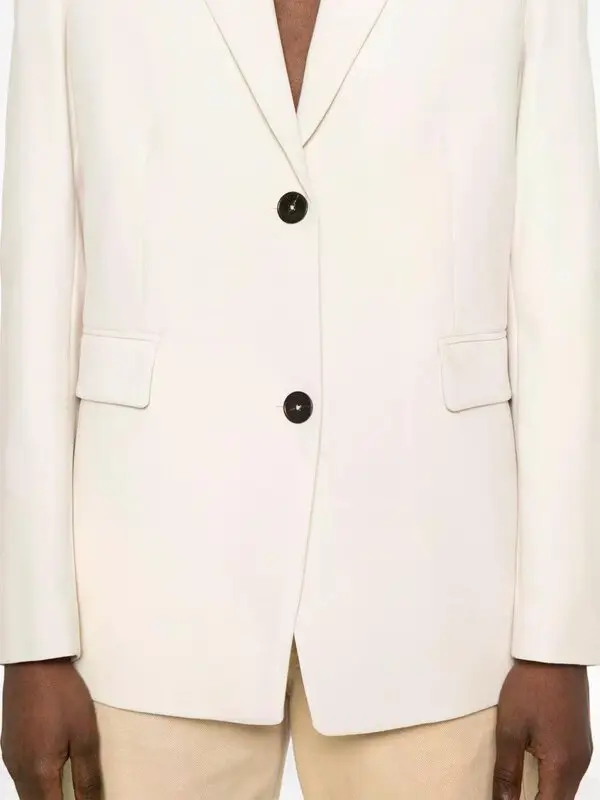 Closed Lola Blazer
