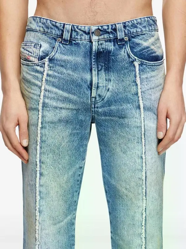 DIESEL® D-buck Jeans In Powder Wash