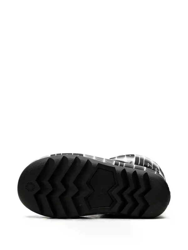 UGG Maxi Wavelength Short Boots