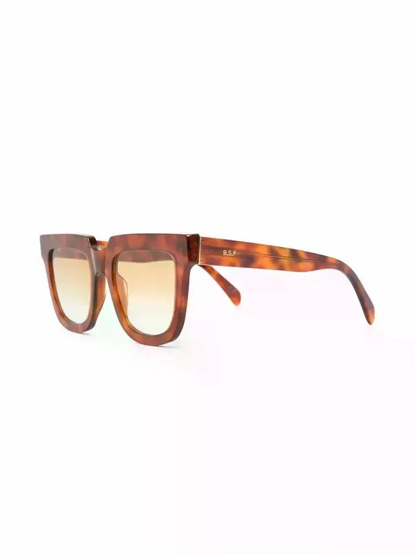 RETROSUPERFUTURE Tortoiseshell Effect Oversize Frame Sunglasses