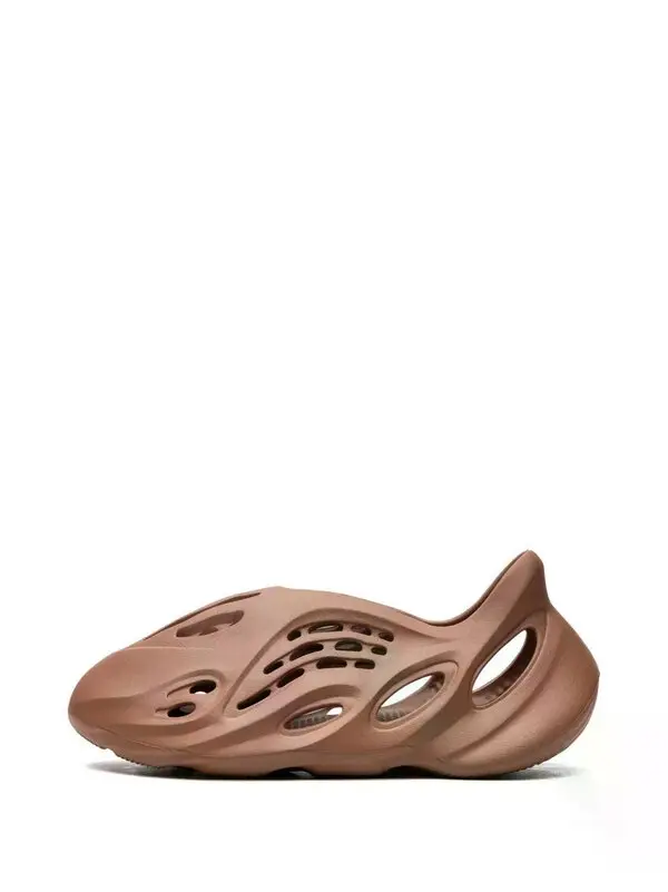 ADIDAS X YEEZY Yeezy Foam Runner "flax - Brown