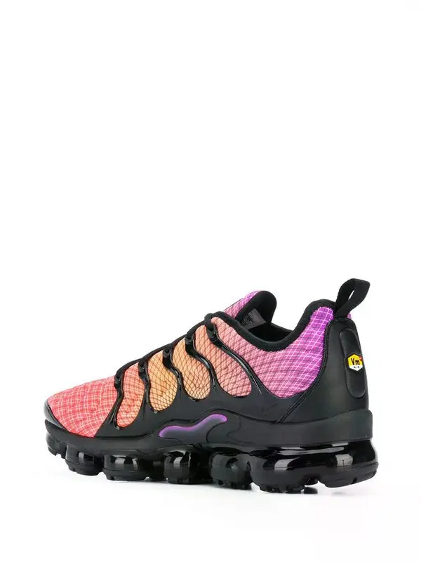 Nike Vapormax Plus Sneakers - Black