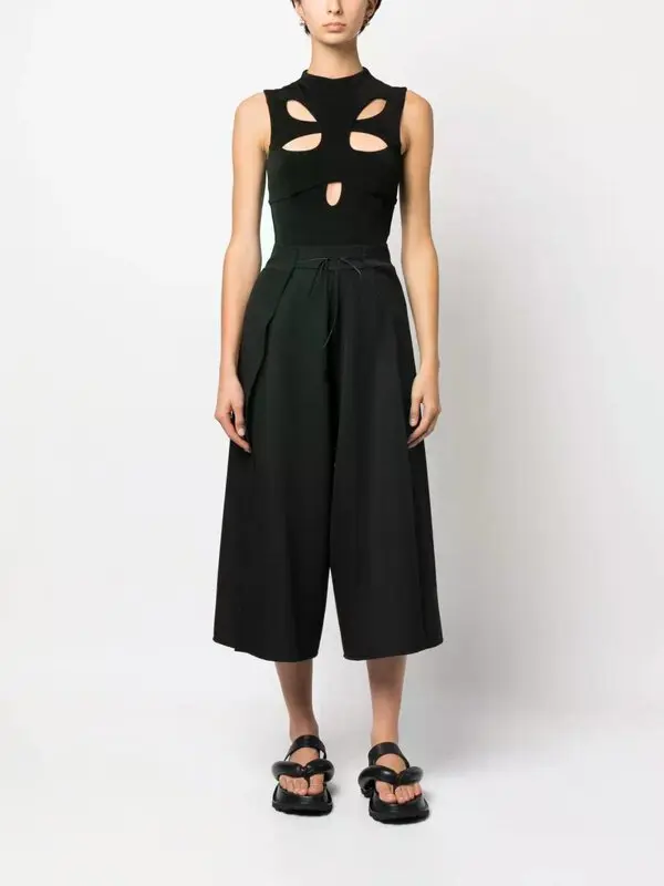 Alchemy Fashions Pleat Detailing Wide Leg Cropped Trousers - Black