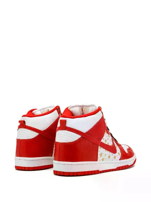 Nike X Supreme Sb Dunk High Pro Red Stars Sneakers - White