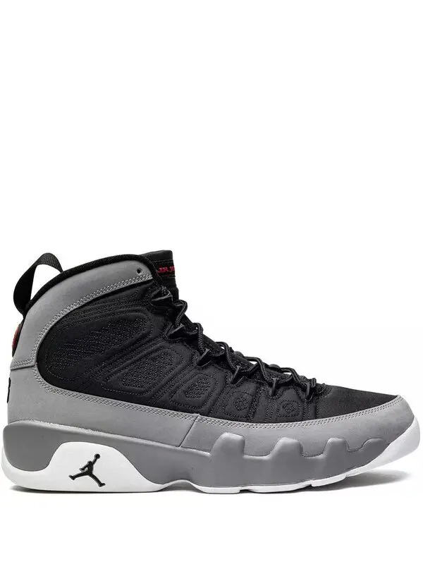 JORDAN Air Retro Particle Grey Sneakers - Black