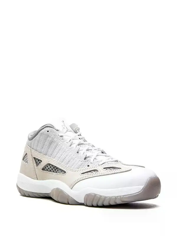 JORDAN Air Low Ie Sneakers