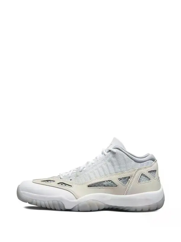 JORDAN Air Low Ie Sneakers