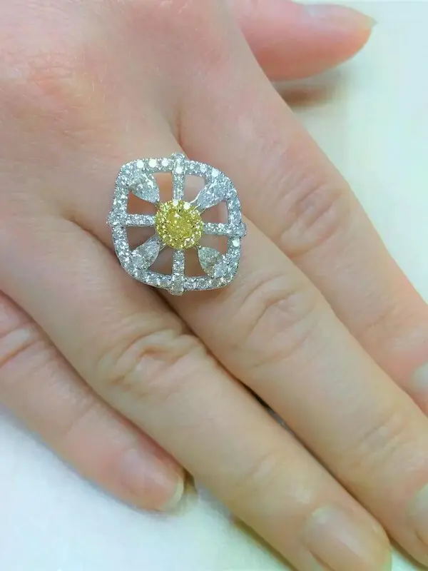 HYT JEWELRY 18kt White Gold Diamond Ring