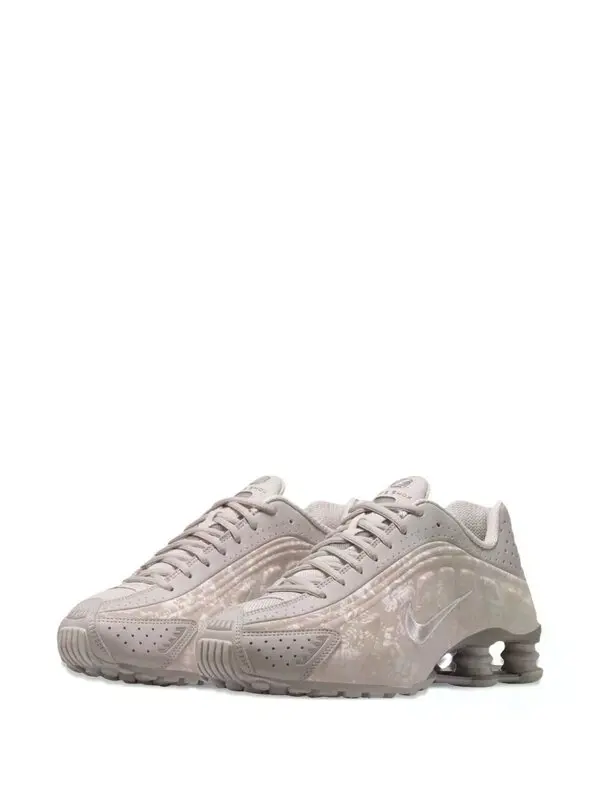 Nike Shox R4 Sneakers