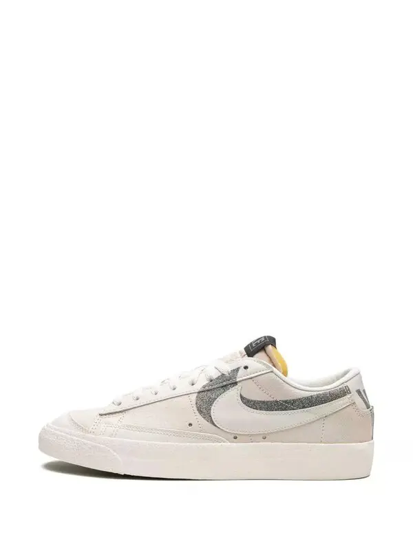 Nike Blazer Low Shadow Halloween Sneakers - Neutrals