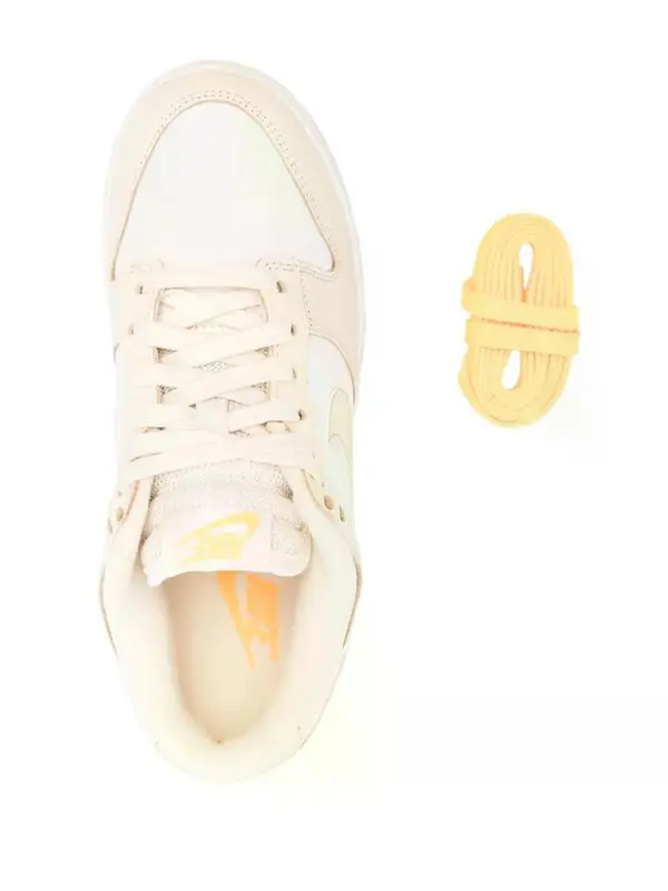 Nike Dunk Low Sneakers