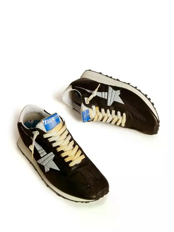 GOLDEN GOOSE Star Leather Sneakers - Black