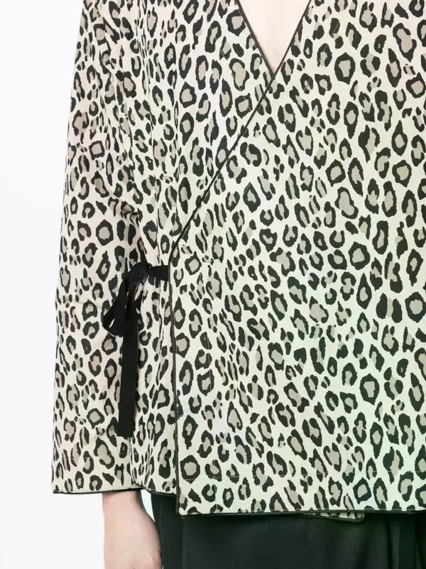 CLOT Leopard-print V-neck Shirt