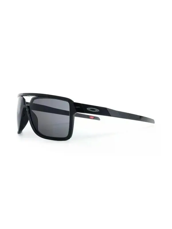 Oakley Logo-plaque D-frame Sunglasses