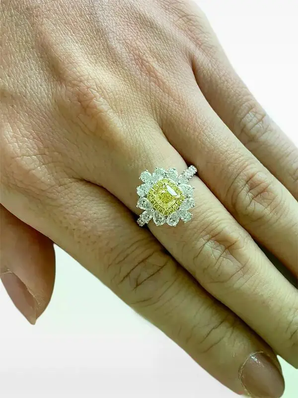 HYT JEWELRY 18kt White Gold Diamond Band Ring