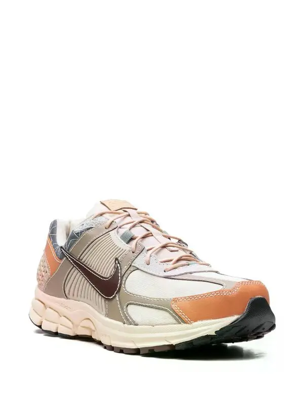 Nike Zoom Vomero 5 Sneakers