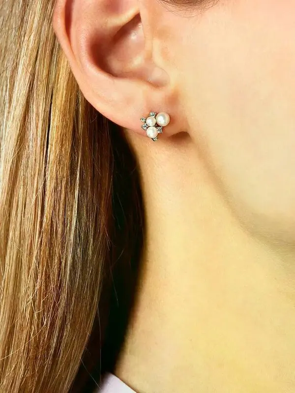 Yoko London 18kt White Gold Diamond And Pearl Stud Earrings