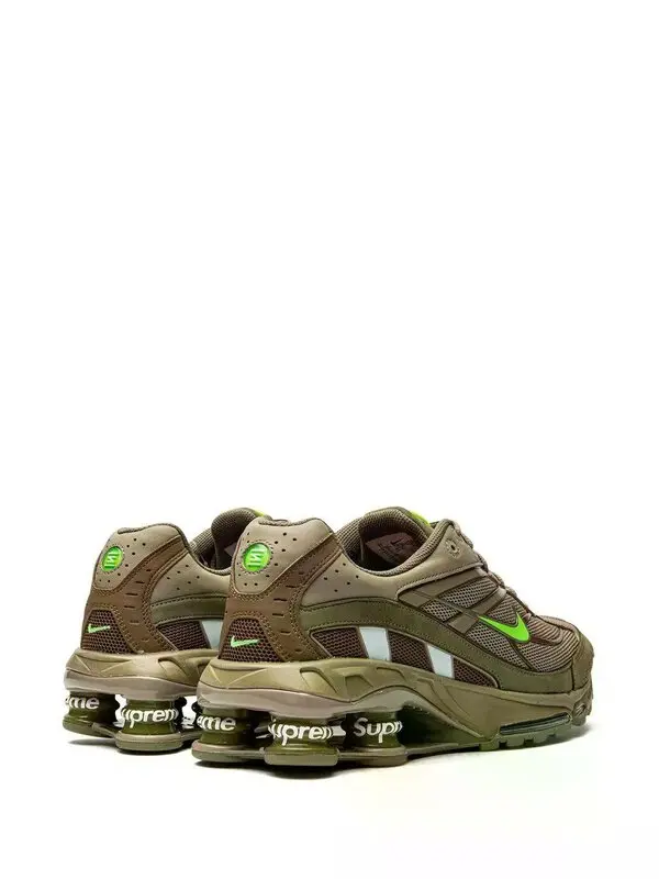 Nike X Supreme Shox Ride 2 Sp Green Sneakers - Neutrals