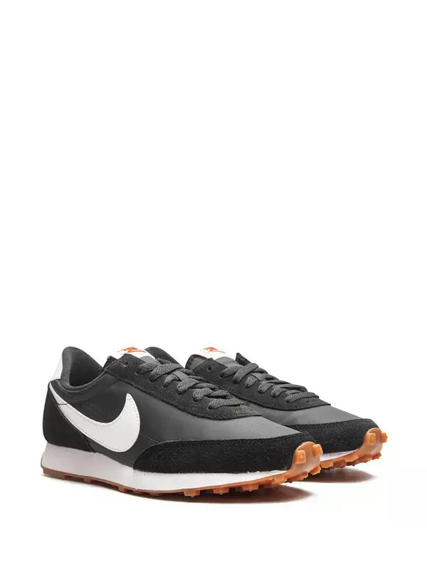 Nike Daybreak Leather Sneakers