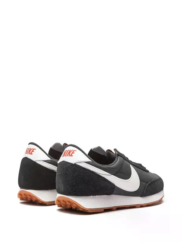 Nike Daybreak Leather Sneakers