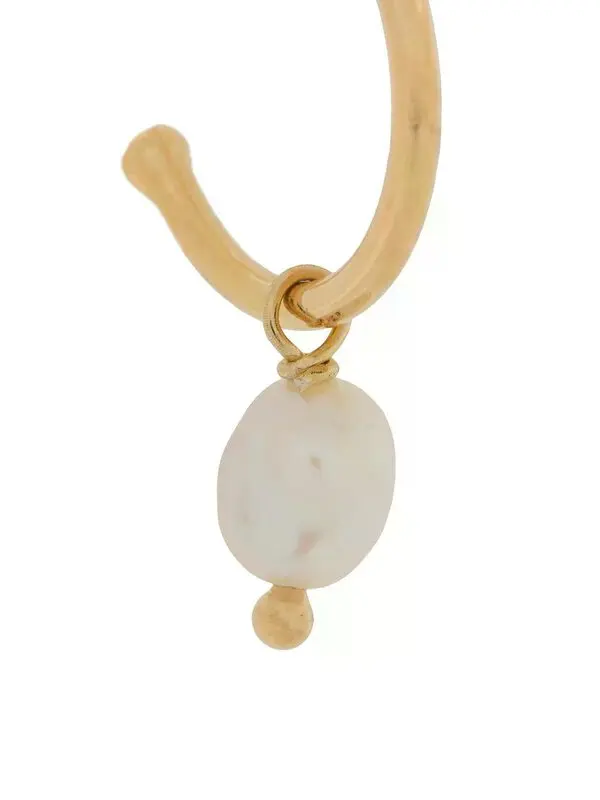 WOUTERS & HENDRIX Mismatched Pearl And Feather Hoop Earrings