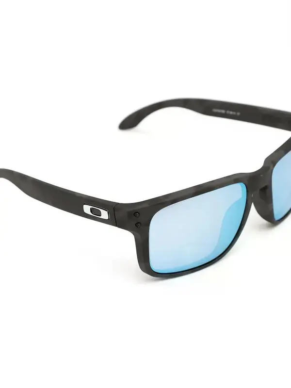 Oakley Rectangle Frame Mirrored Lenses Sunglasses - Blue