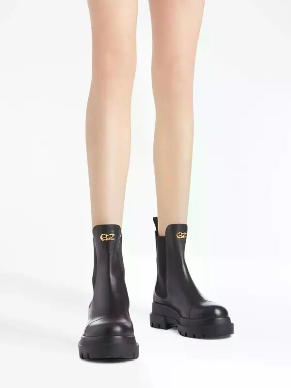 GIUSEPPE ZANOTTI Logo Plaque Chelsea Boots