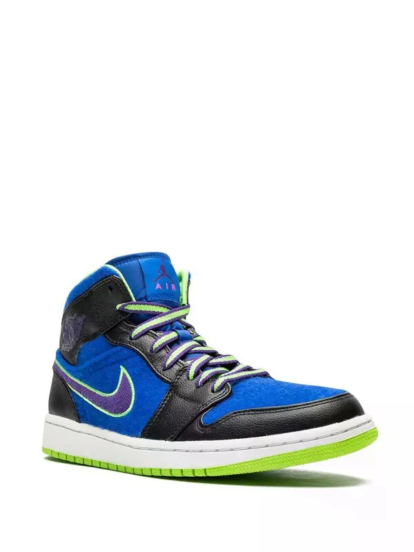 JORDAN 1 Mid Sneakers