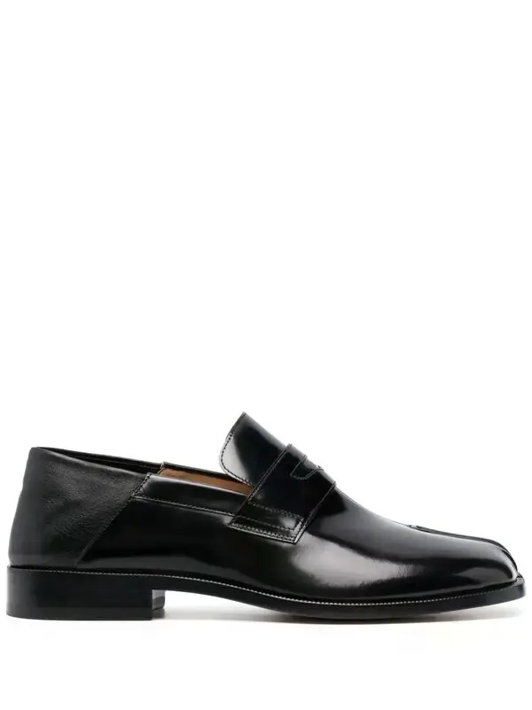 MAISON MARGIELA Tabi Split-toe Slip-on Loafers In Brushed Calf Leather - Black