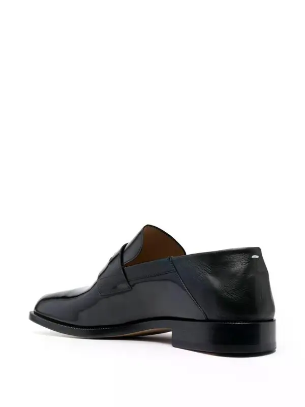 MAISON MARGIELA Tabi Split-toe Slip-on Loafers In Brushed Calf Leather - Black