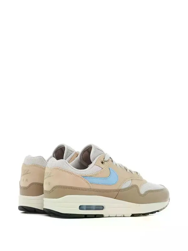 Nike Max 1 Essential Sneakers