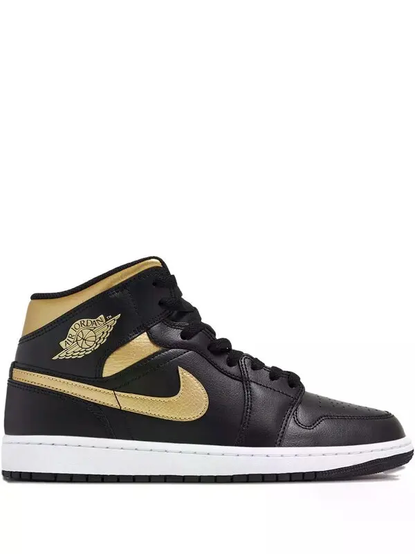 Nike Jordan 1 Retro High Top Sneakers
