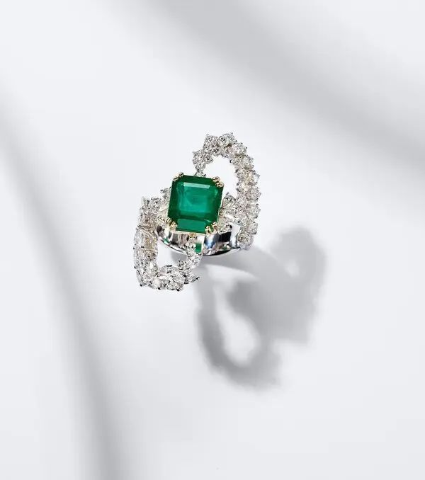 Yeprem 18kt White Gold Emerald And Diamond Ring