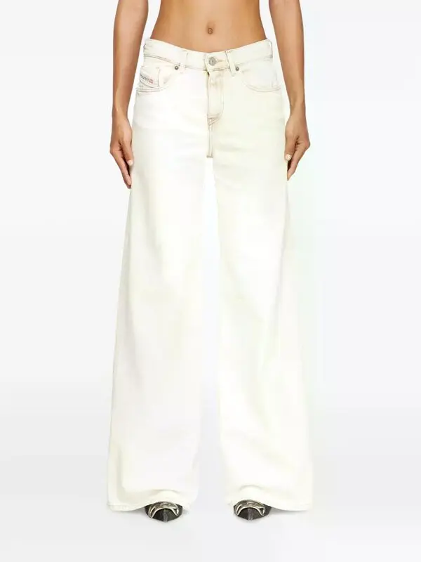 DIESEL® 1978 D-akemi 09m70 Flared Jeans - White