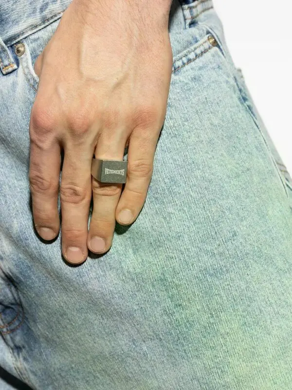Vetements Rectangular Signet Ring