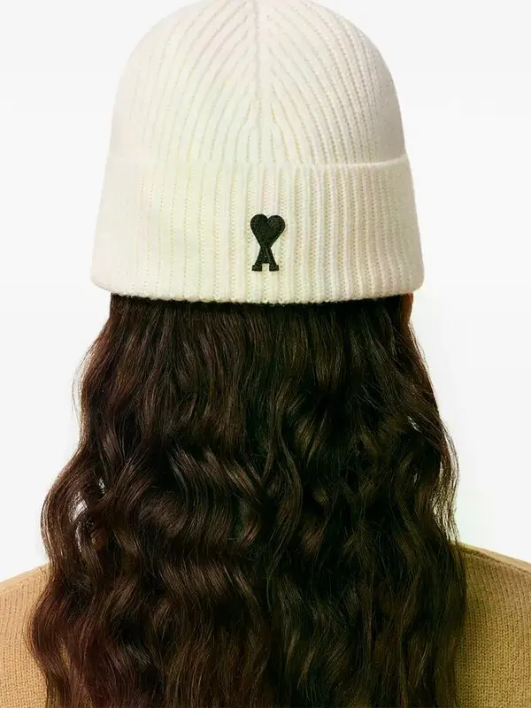AMI Paris De Coeur Ribbed Beanie - Neutrals
