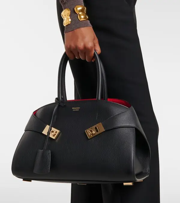 FERRAGAMO Hug Leather Tote Bag - Black