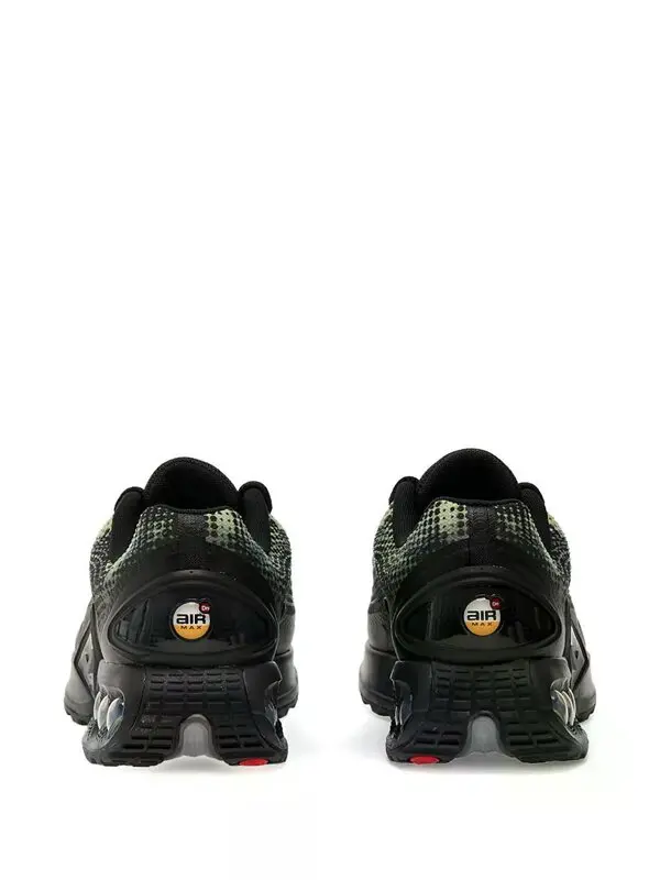 Nike Max Dn Sneakers - Black