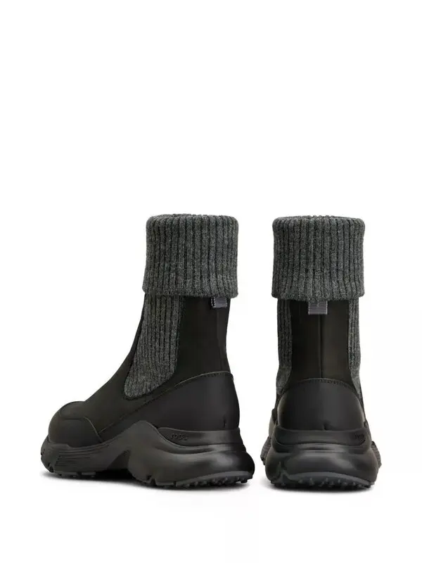 TOD'S Round Toe Slip-on Boots - Black