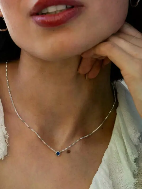 DOWER & HALL Round-dewdop Sapphire Pendant Necklace - Silver